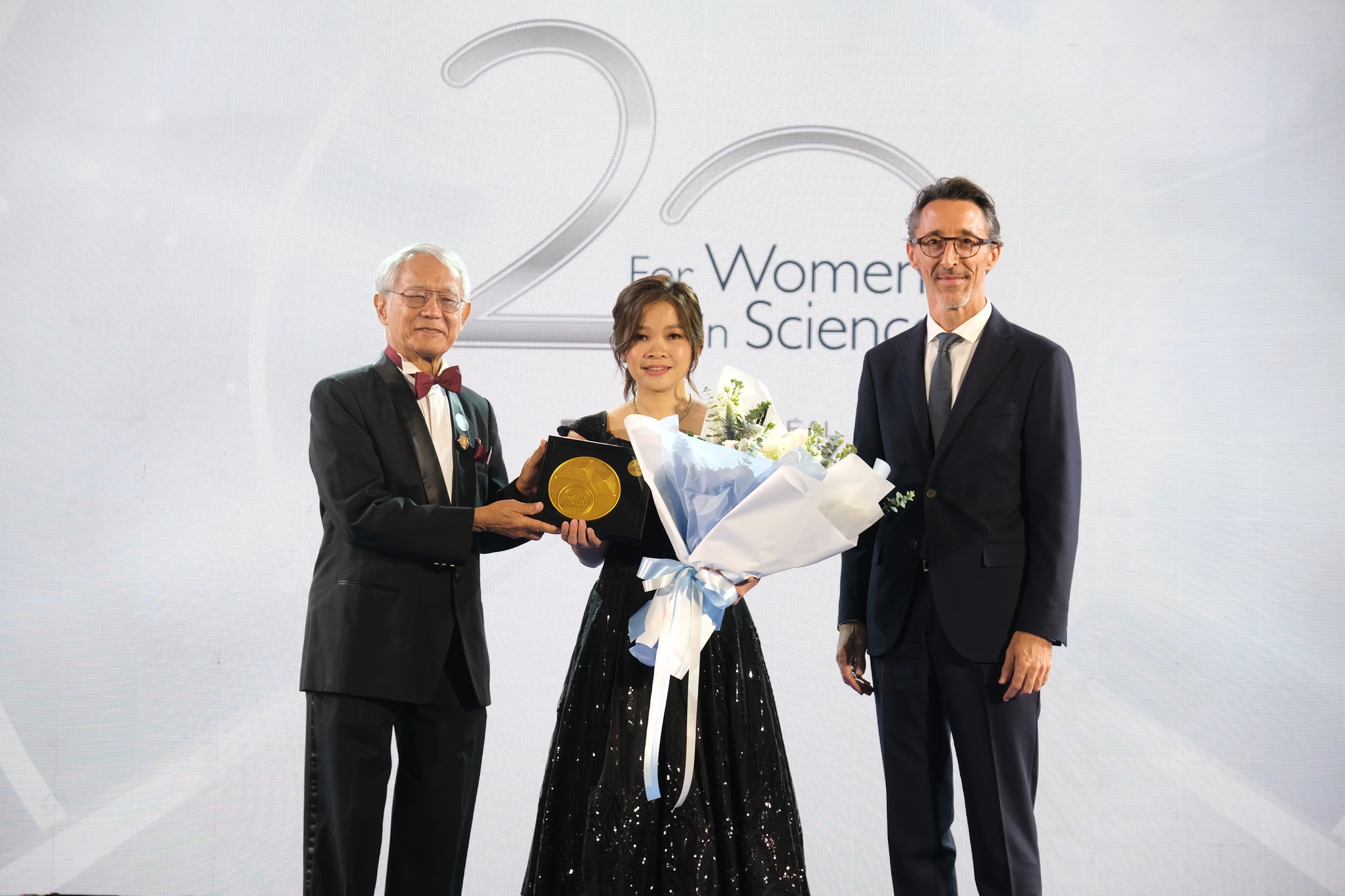 Congratulations to Anchalee for being awarded L’Oréal Thailand ‘For Women in Science 2022 ...